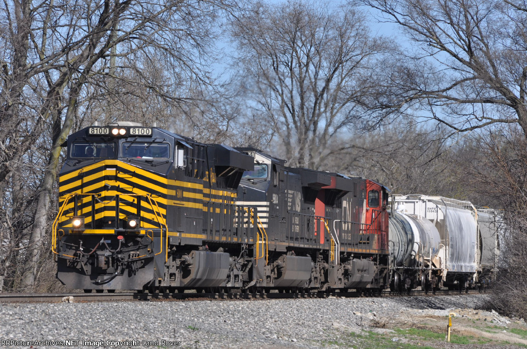 NS / NKP 8100 On NS M 77 Eastbound